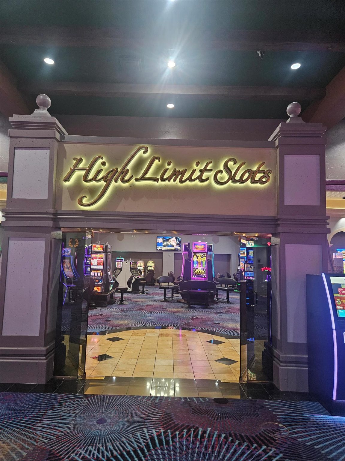 High Limit Slots Harrah's Laughlin LED Sign Retrofit | YESCO Sign ...