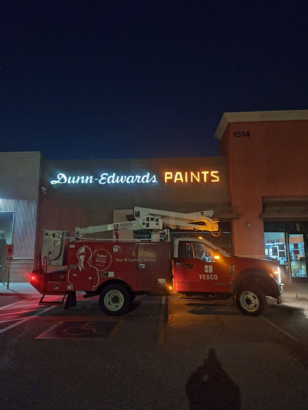 Sign Repair at Dunn-Edwards Paint – YESCO Phoenix