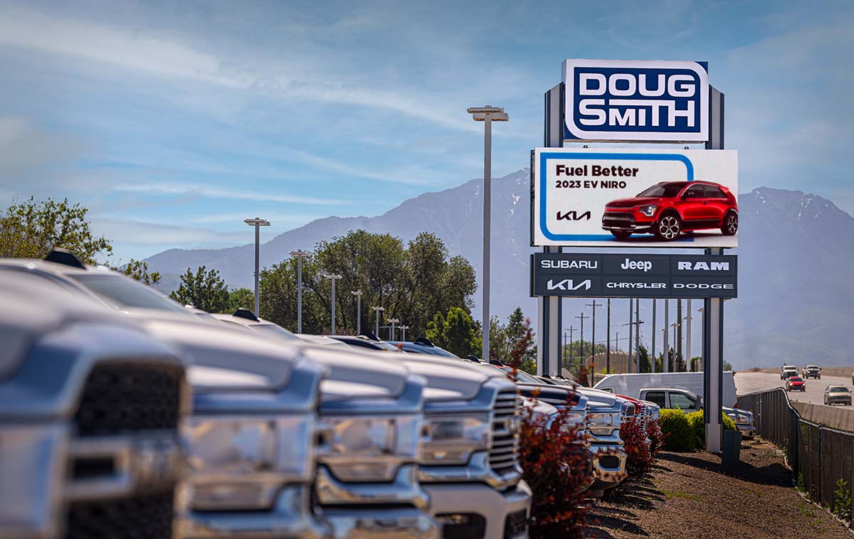 How does signage increase sales? – YESCO